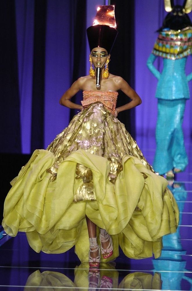 Christian Dior FW 2004: Galliano’s Iconic Egyptian-Inspired Couture Show