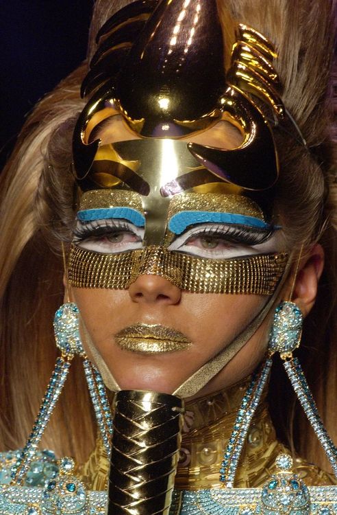 Christian Dior FW 2004: Galliano’s Iconic Egyptian-Inspired Couture Show
